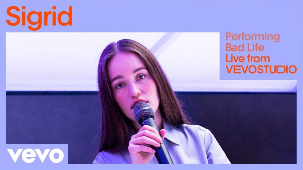 Sigrid、Bring Me The Horizonとのコラボ曲「Bad Life」ライブ・パフォーマンスを公開! | PUNKLOID