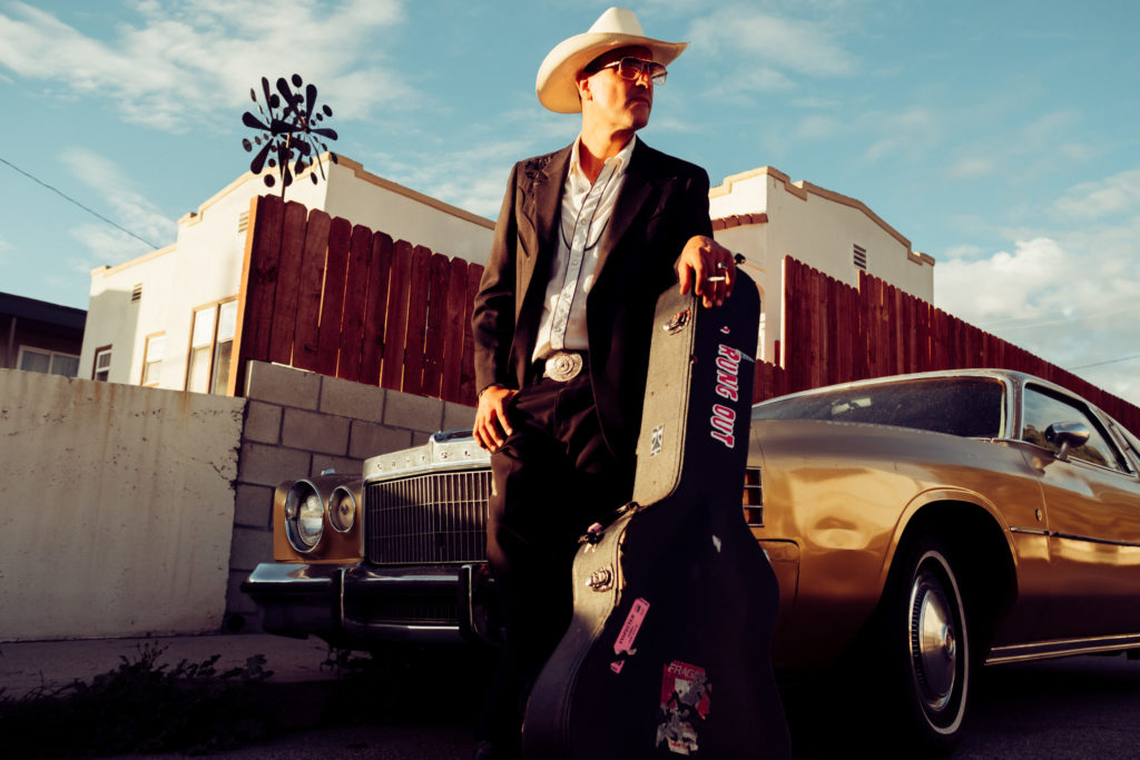 Jason Cruz (Strung Out)、新曲「Good Hands」のミュージックビデオを公開! ニュー・アルバムの情報も | PUNKLOID