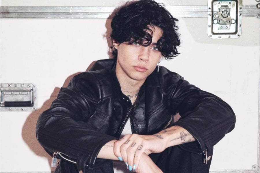 Travis Barkerの息子、"Landon Barker"がニュー・シングル「Over You」を配信リリース、MV公開 | PUNKLOID