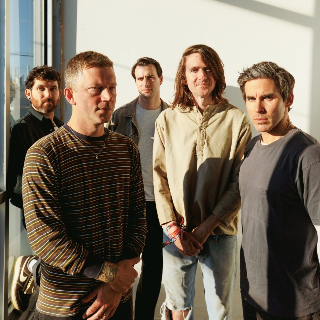 結成20周年を迎えたMayday Parade、自らを祝福するアルバムから先行シングル「By The Way」リリース&MV公開! | PUNKLOID